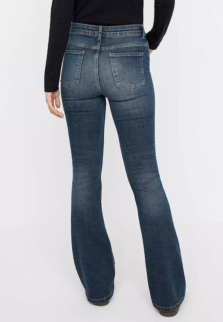 Buy Trendyol Spanish Leg Flare Jeans 2025 Online | ZALORA Philippines