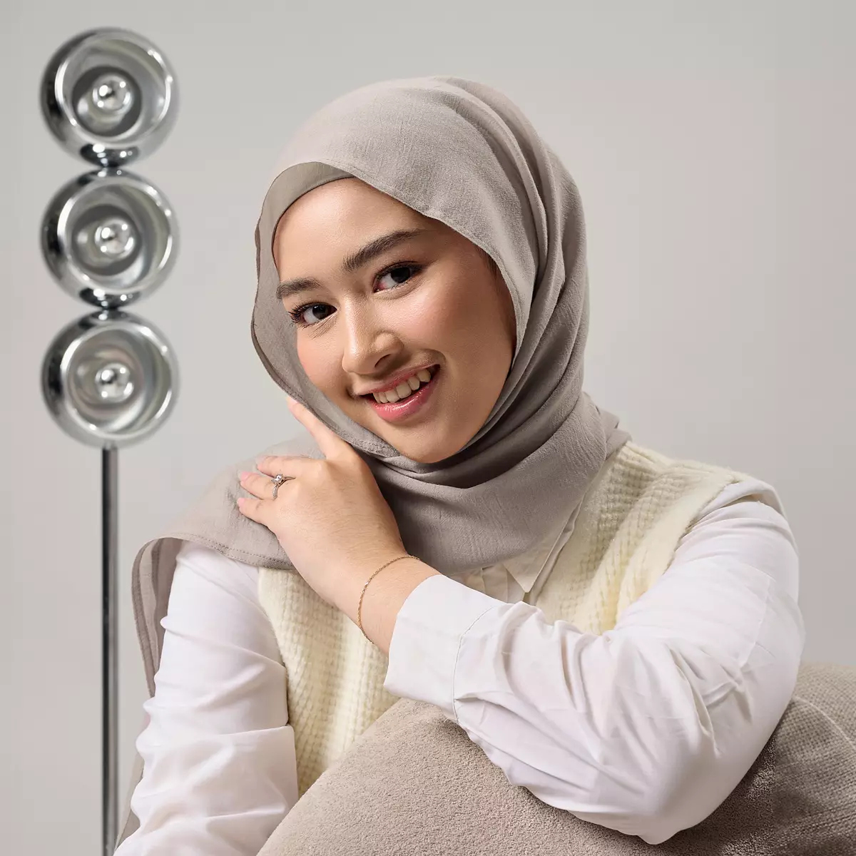 Jual ZM ZM Zaskia Mecca - Yoma Chaise Mauve | Arabian Shawl Pashmina ...