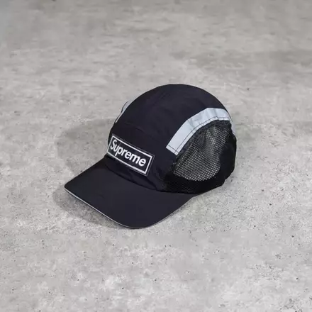 Supreme Original Official Store di ZALORA Indonesia