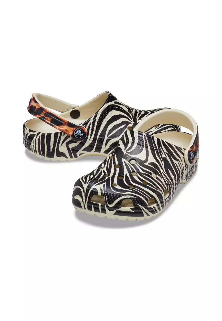 Crocs CROCS UNISEX CLASSIC ANIMAL REMIX CLOG BONE/MULTI ANIMAL 2024 ...