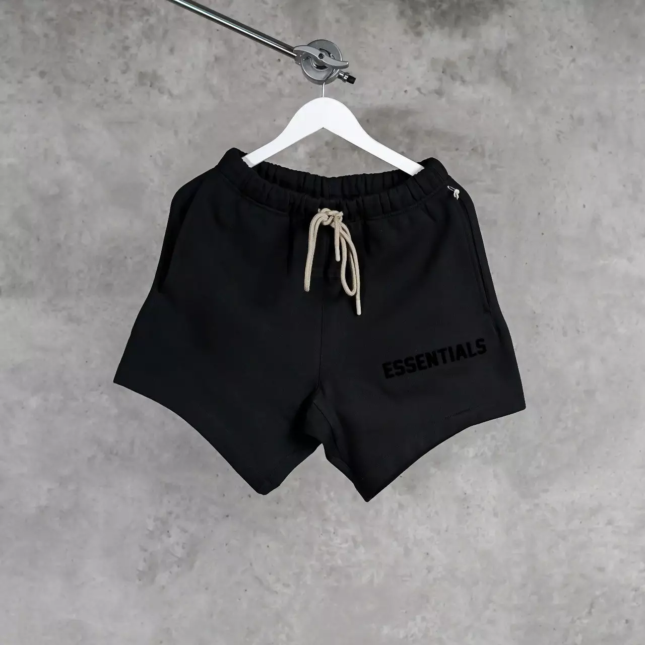 Jual Essentials Celana ESSENTIALS FEAR OF GOD EXCLUSIVE JET BLACK SHORT ...