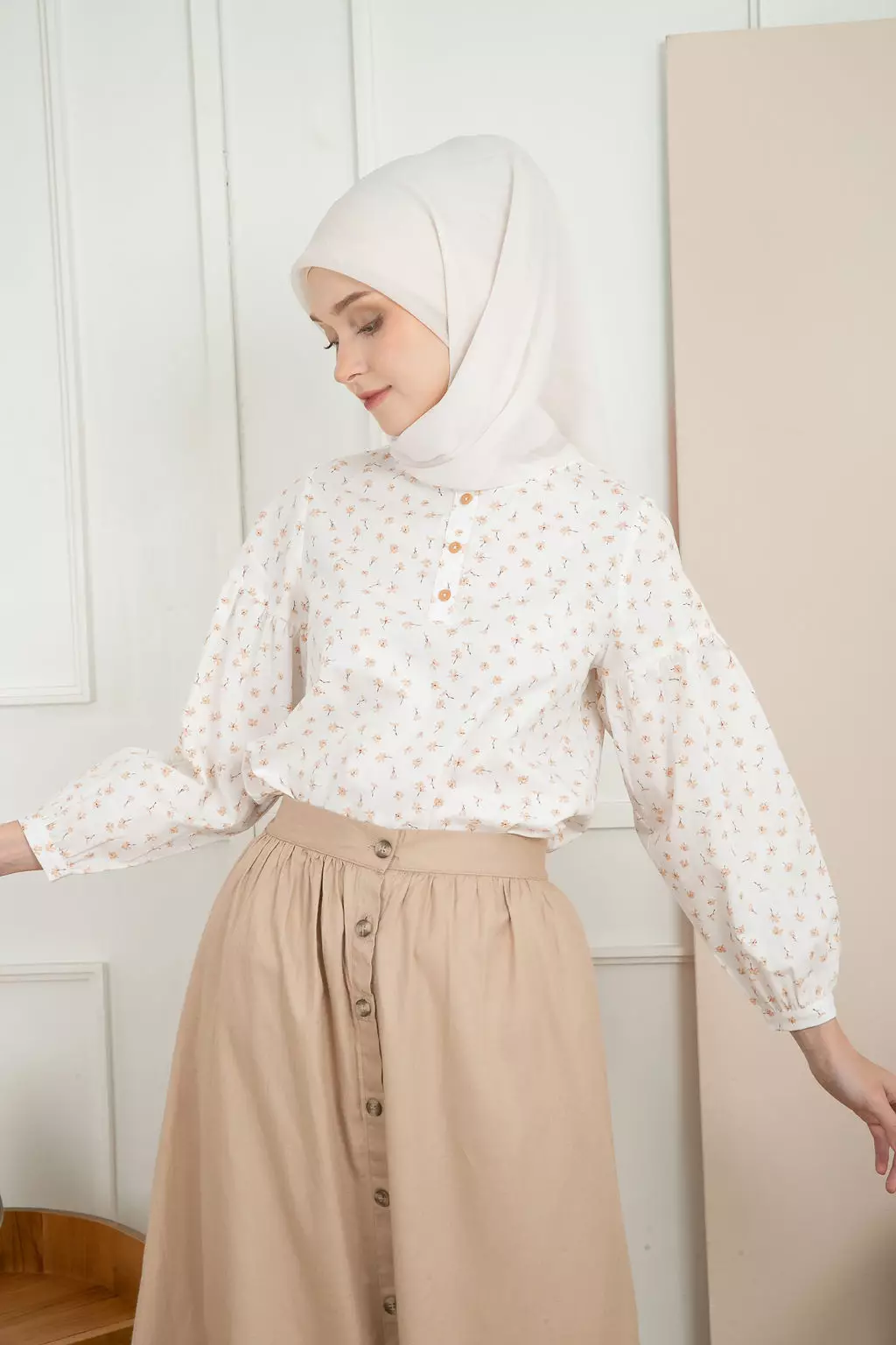 Jual ULTRAVIOLET Ultraviolet Ruched Puff Sleeve 908 Bw Sakura Original 2024 | ZALORA Indonesia