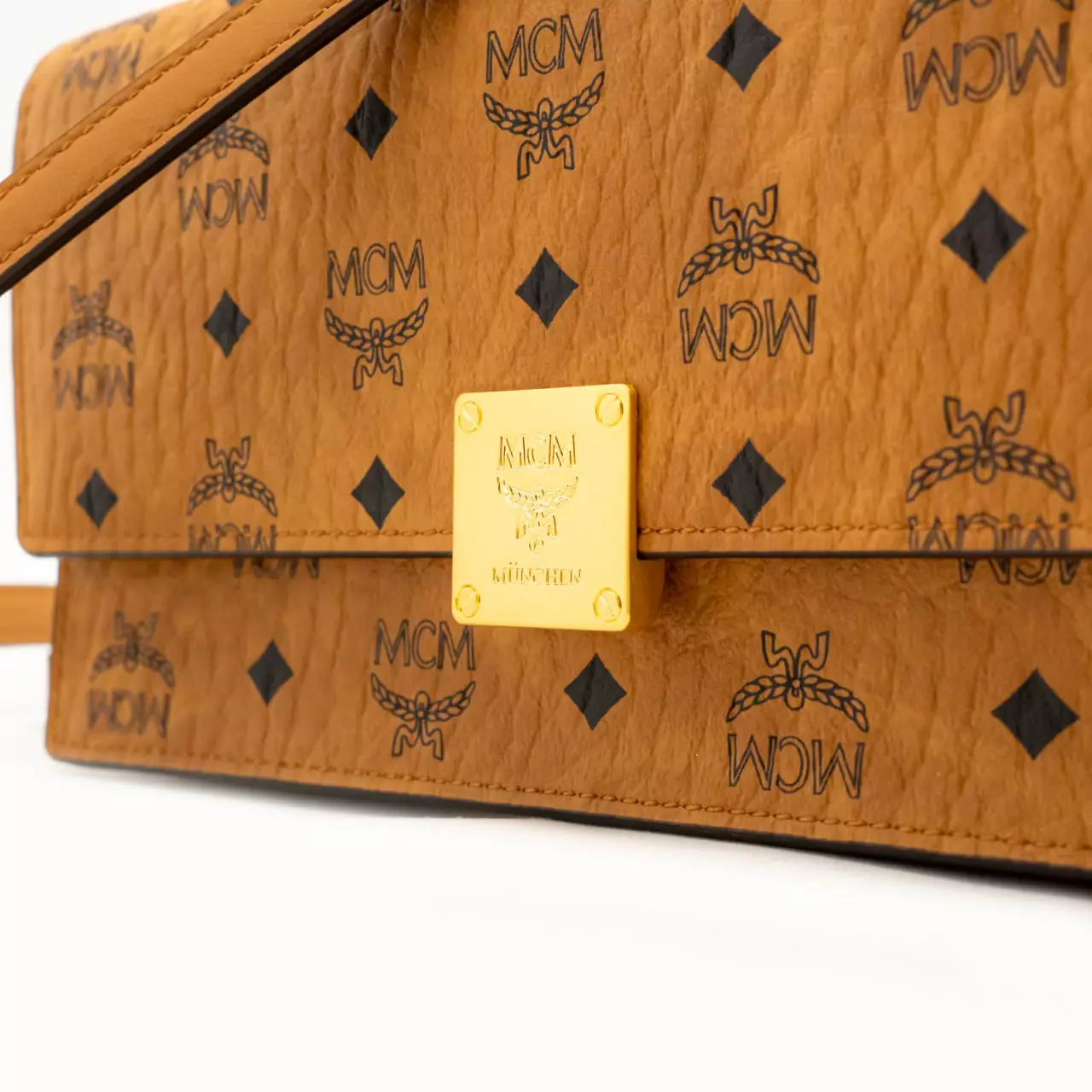 Jual MCM Large Aren Crossbody Wallet In Visetos Cognac Original 2025 ...