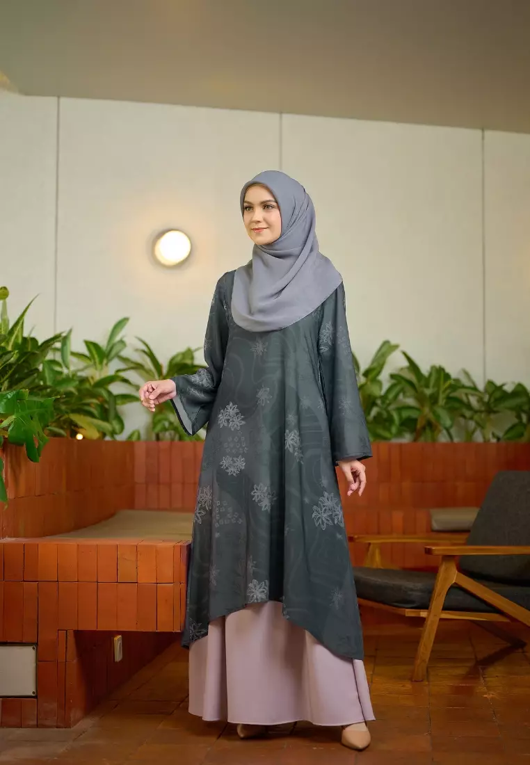 Jual ZM ZM Zaskia Mecca - Laira One Set (Midi Dress + Skirt) - Jelita Indonesia - Edisi Maluku ...