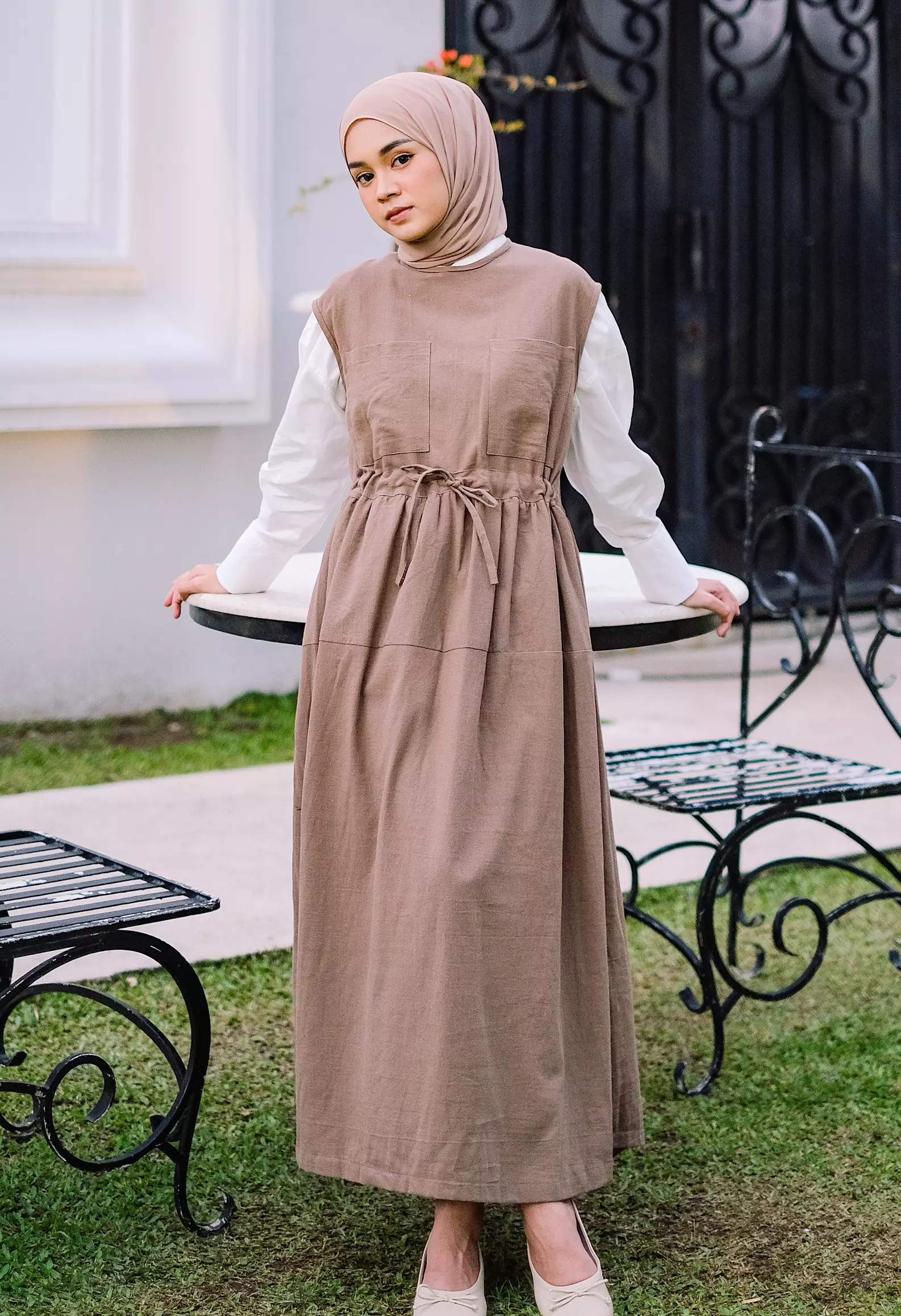 Jual Lozy Hijab Zalina Overall Soft Brown Original 2024 | ZALORA ...