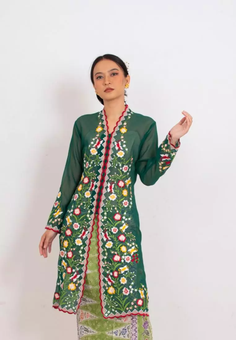 Jual Soraya Kebaya Long Kebaya Full Embroidery Original 2024 | ZALORA ...