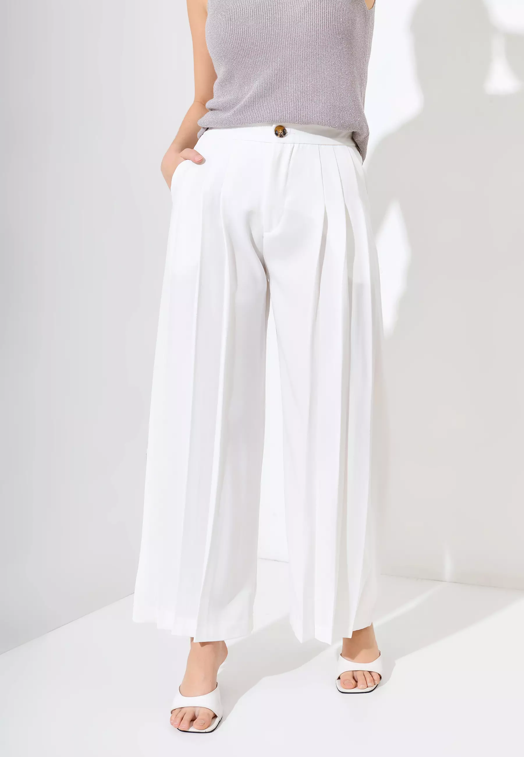 Jual Blanik Cleo Pants Original 2024 | ZALORA Indonesia