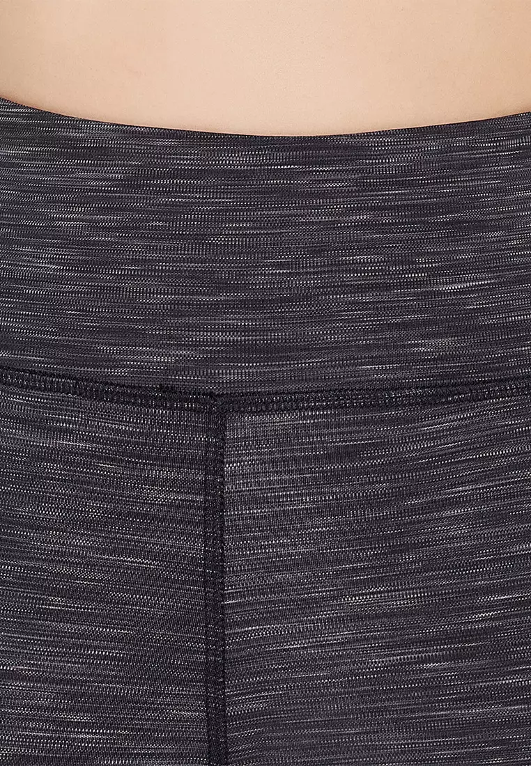 Clovia Clovia Snug Fit High-Rise Ankle-Length Active Tights in Black ...