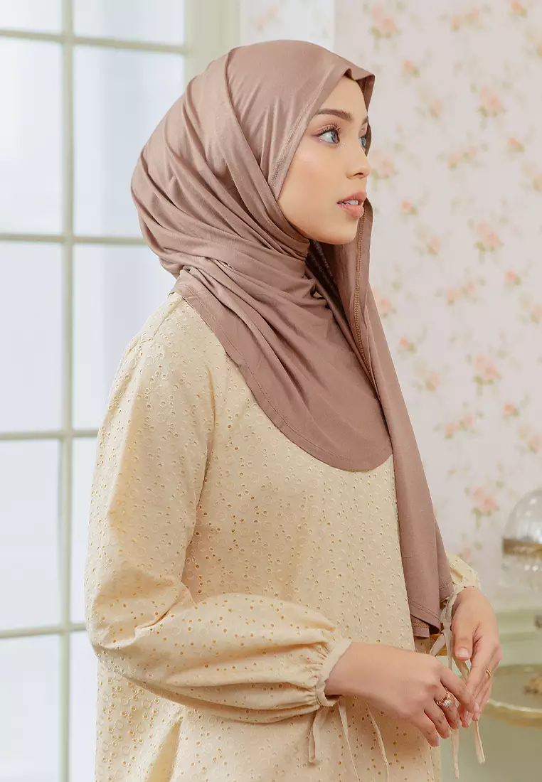 Jual Lozy Hijab Heidy Oval Shawl in Hazelnut (Lozy x Heidy) Original 2024 | ZALORA Indonesia