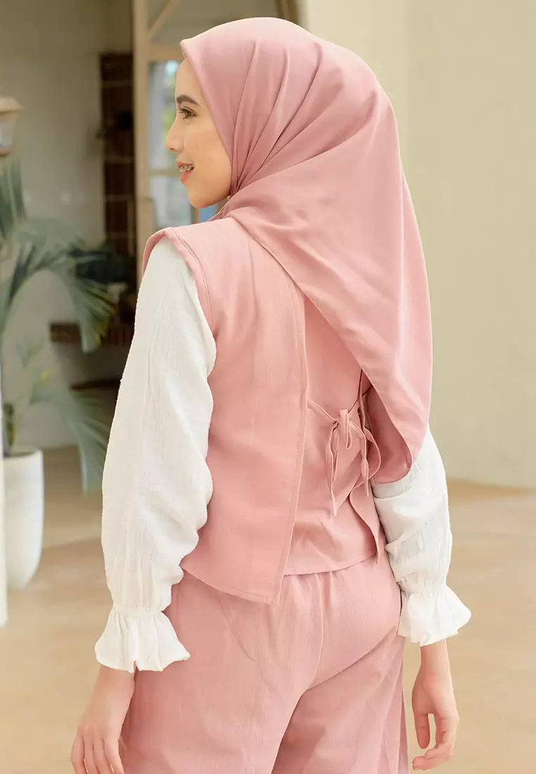 Jual Lozy Hijab Nami Vest Dusty Original 2024 | ZALORA Indonesia
