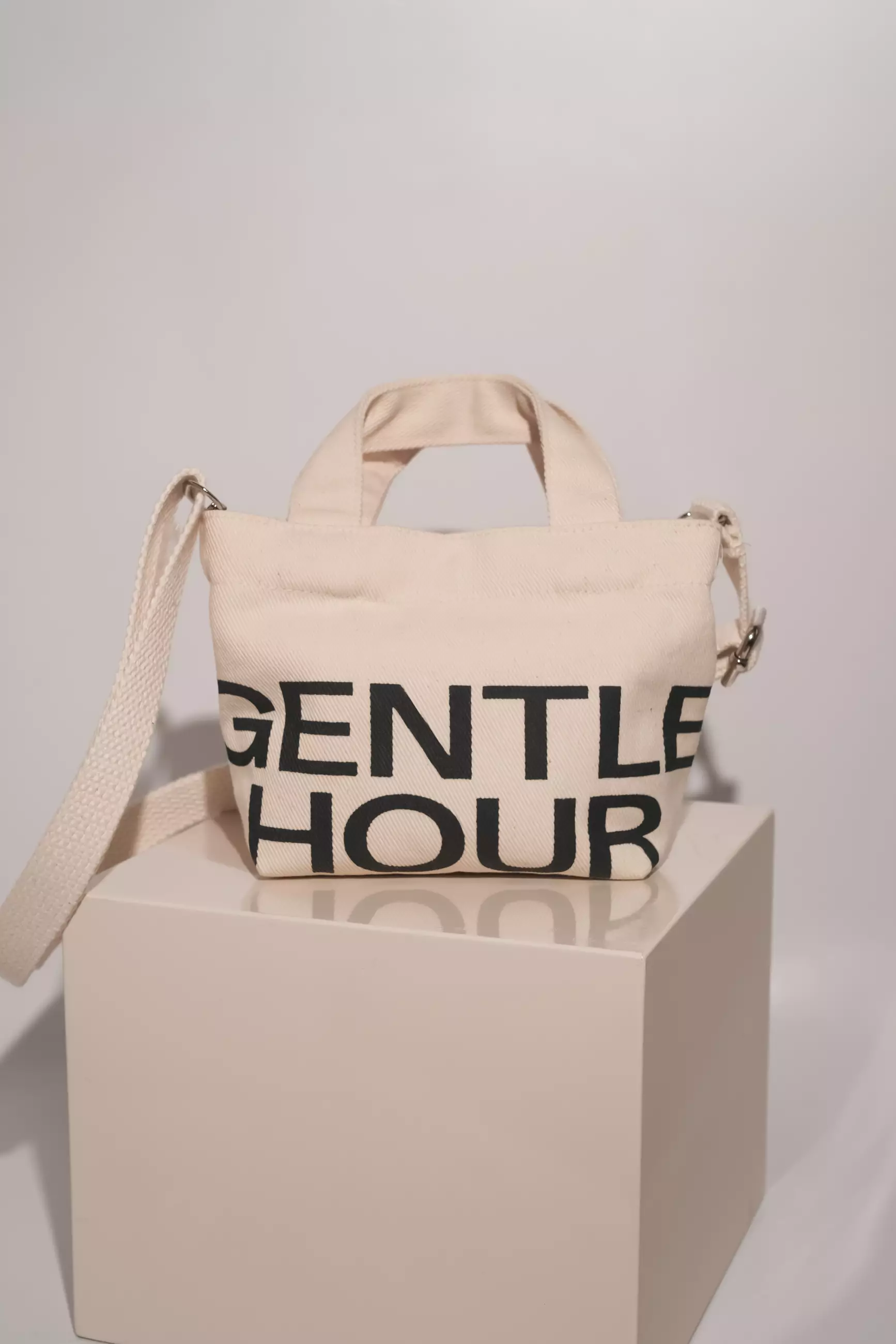 Jual Gentle Hour Gentle Hour Mini Sling Bag - Cream Original 2026 ...