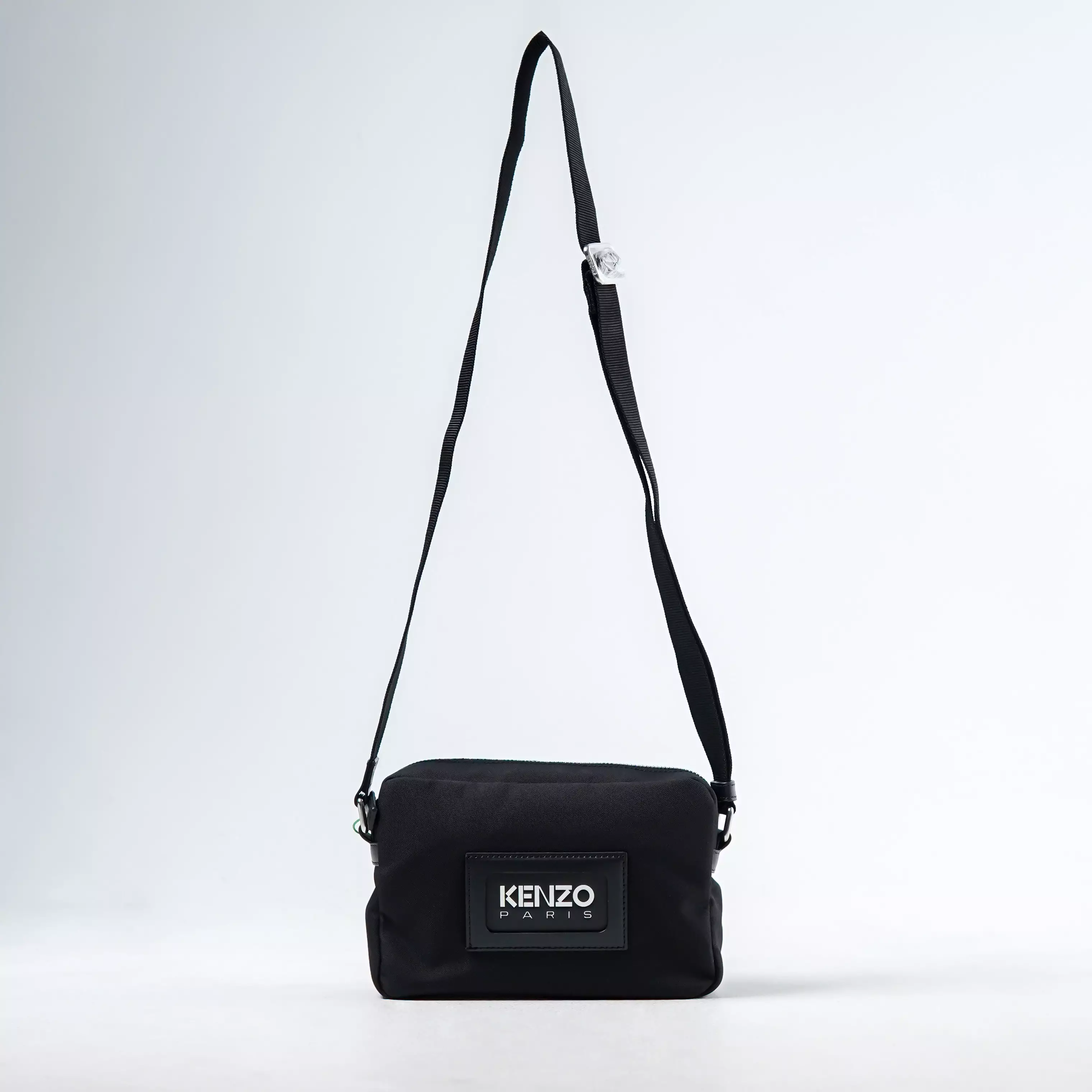 Jual Kenzo Tas KENZO TEXT SQUARE KENZOGRAPHY BLACK MESSENGER BAG 100% ...