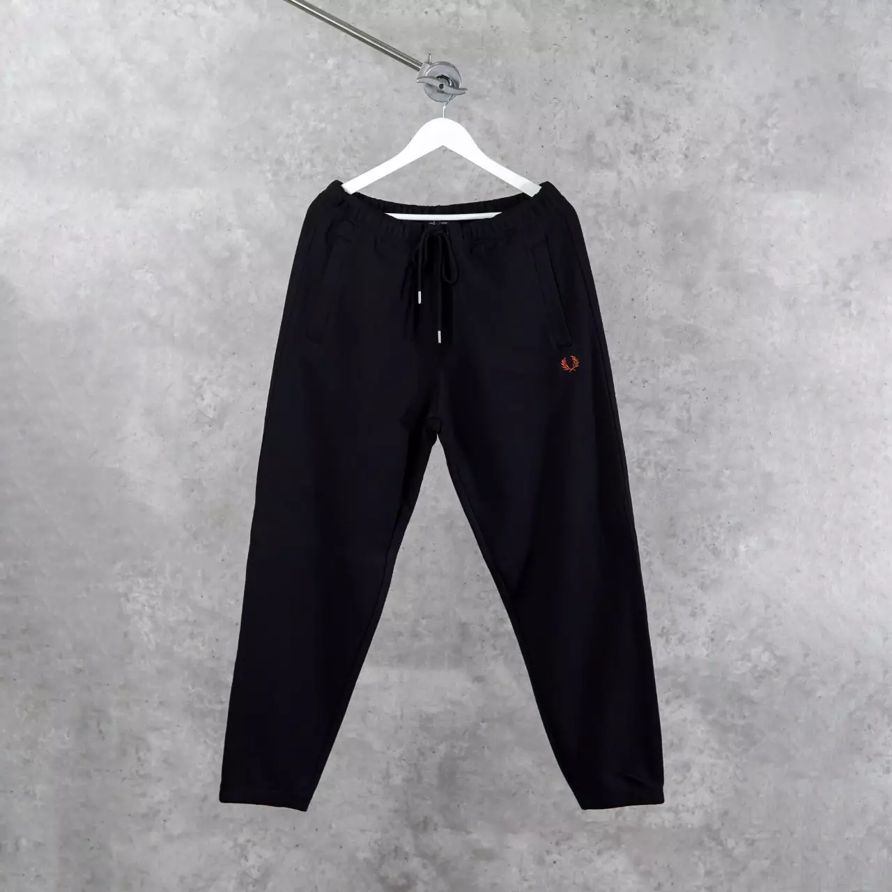 Jual Fred Perry Celana FRED PERRY LOGO POCKET BRONZE SIDE BLACK JOGGER PANTS 100% ORIGINAL ...