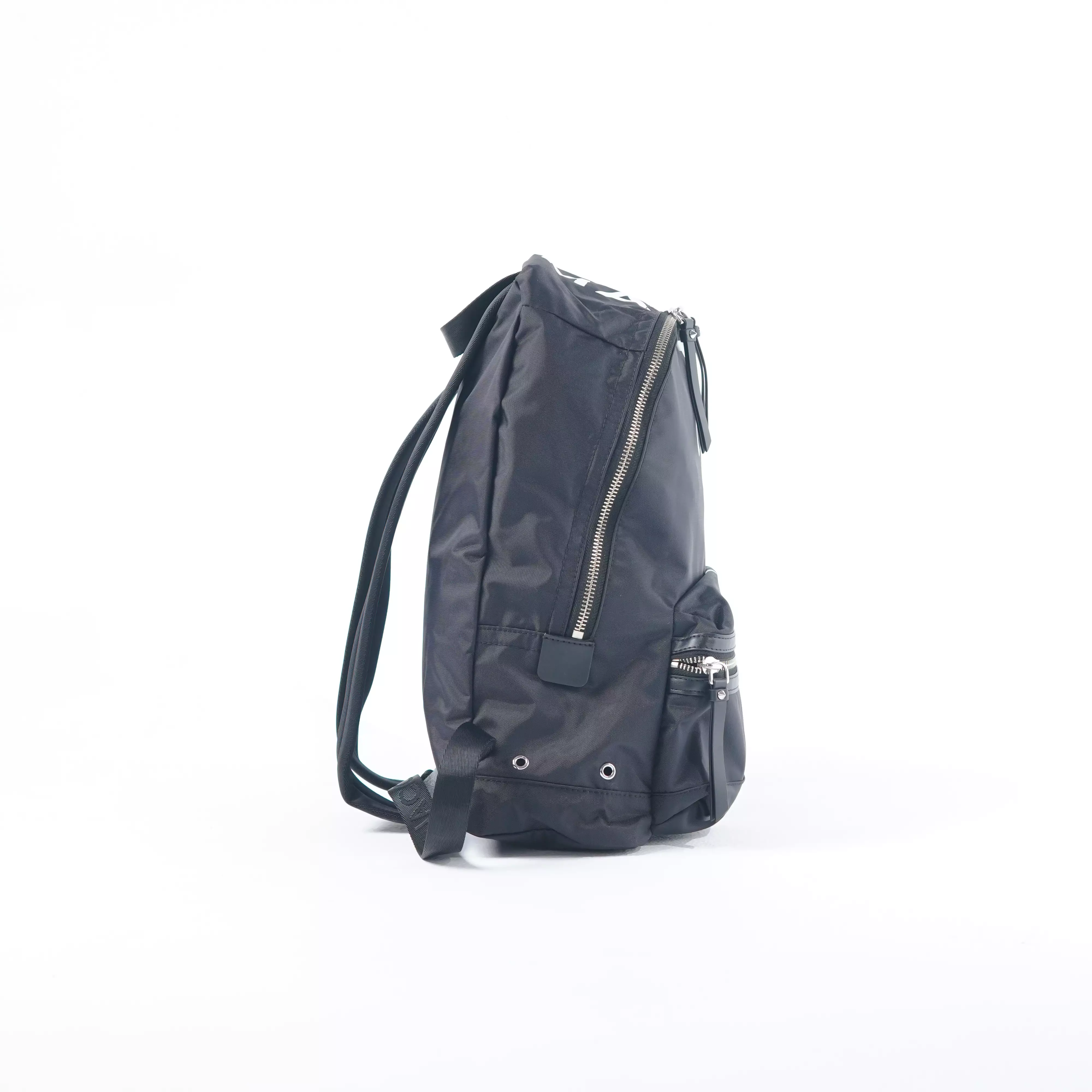 Jual Marc Jacobs Tas MARC JACOBS TEXT CLASSIC WHITE BLACK BACKPACK 100% ...