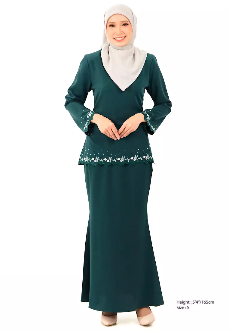 Buy Gene Martino Gene Martino Leona Kurung Modern 7105 2026 Online | ZALORA