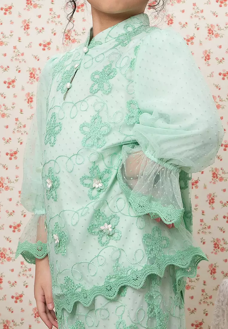 Buy Lubna Kids LYANA KURUNG KEDAH SET Online | ZALORA Malaysia