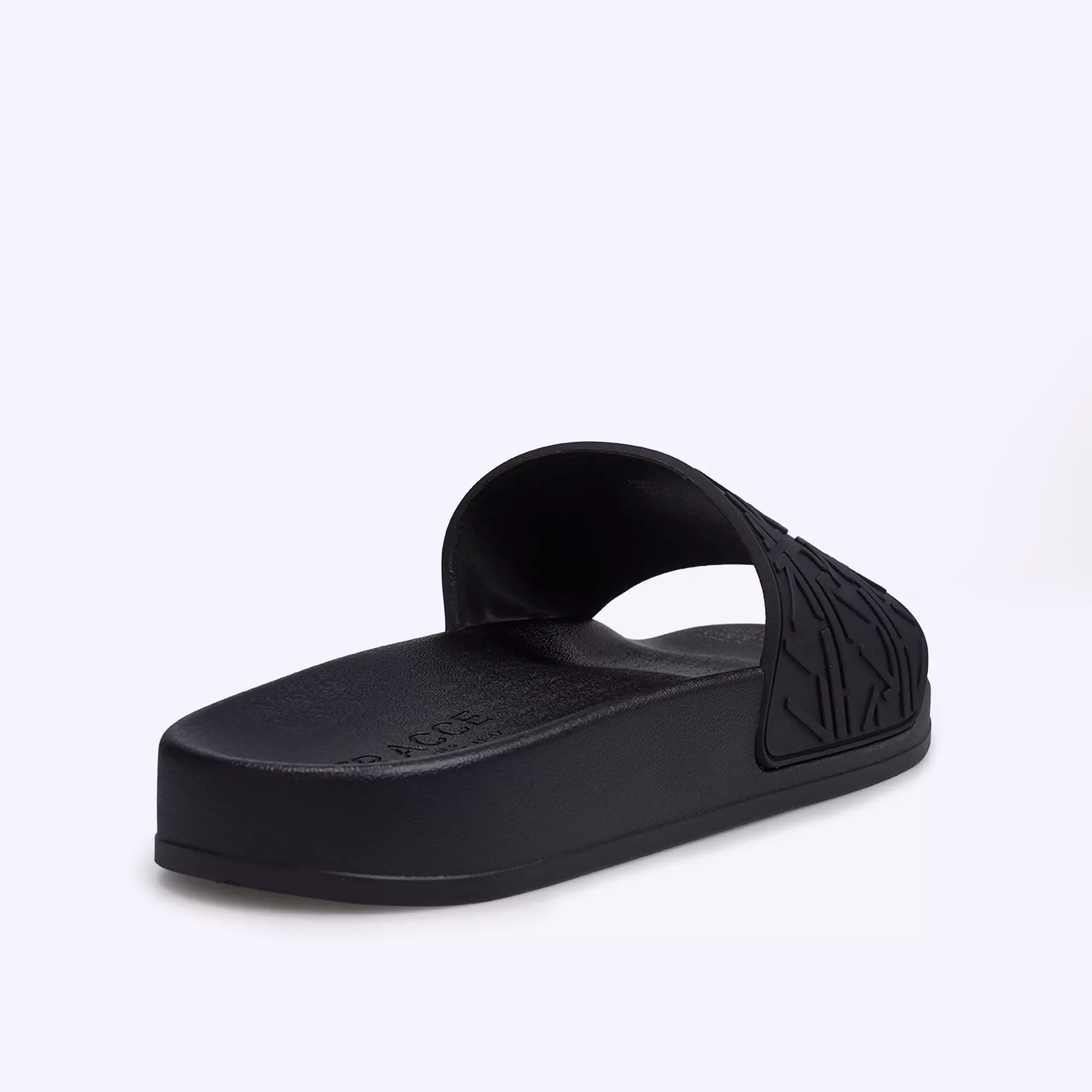 Jual Tracce TRACCE UMIN BLACK Original 2026 | ZALORA Indonesia