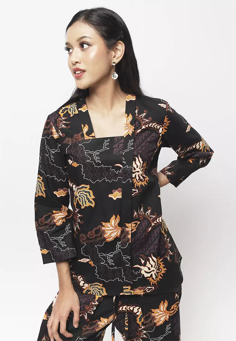 Jual Batik Solo Batik Solo Caya Ladies Ariani Top M4 Original 2024 | ZALORA Indonesia