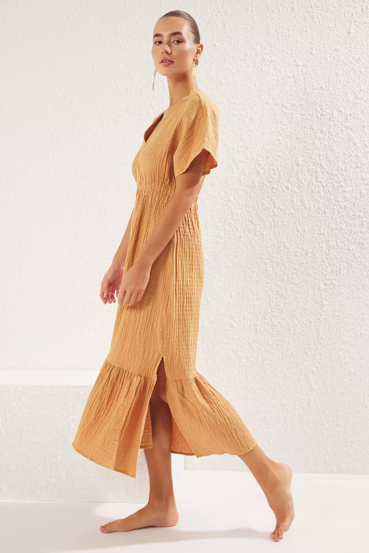 Jual Trendyol Beige Maxi Woven Gathered Detailed Muslin Beach Dress ...