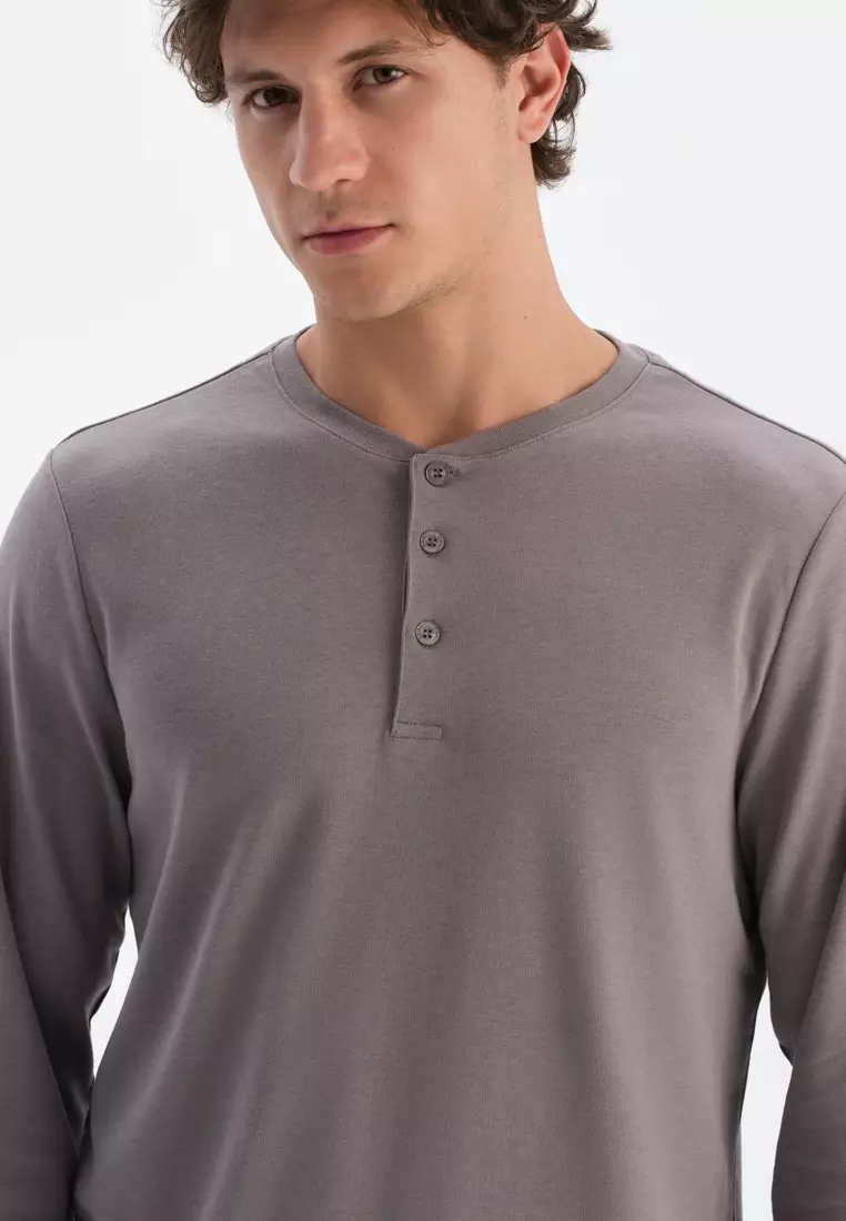 Buy DAGİ Smoke Celliant T-Shirt & Trousers Set, Crew Neck, Regular Fit ...