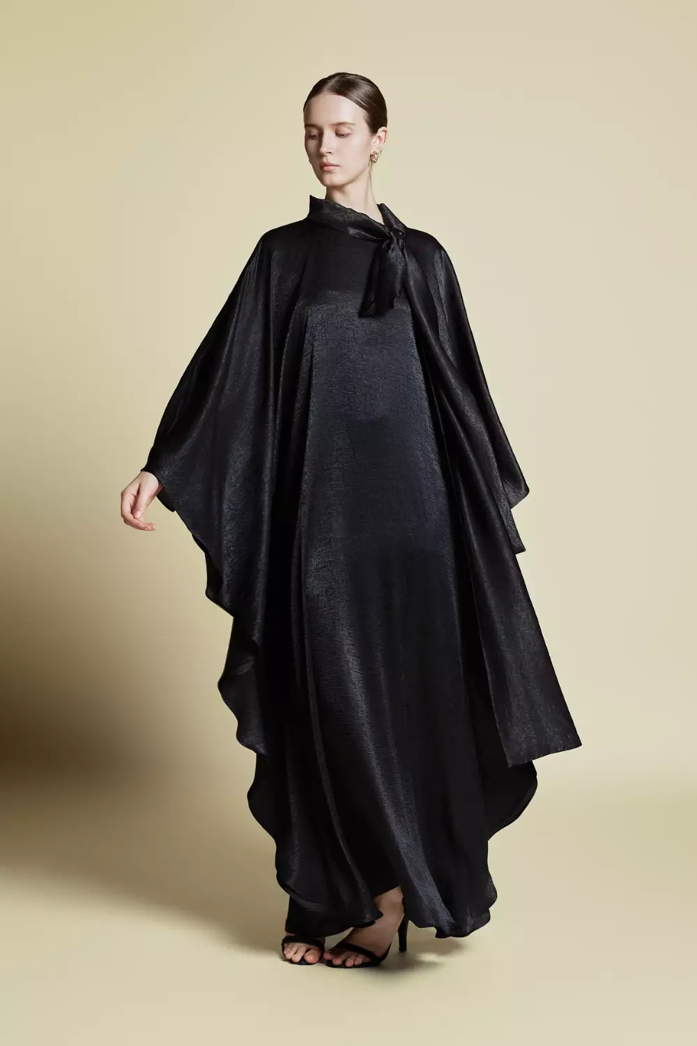 Jual Demure & Co DEMURE&CO - Draped High Neck Kaftan in Viscose Black ...
