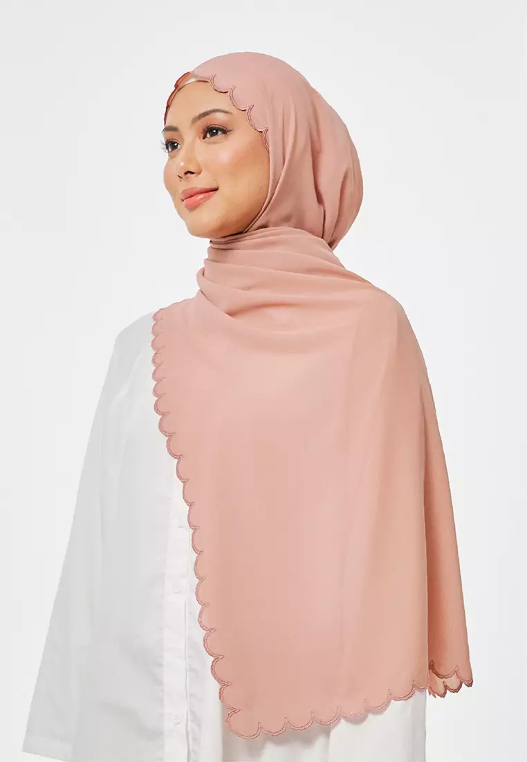 UMMA Sulam Delima Scarf in Syrup Brown 2024 | Buy UMMA Online | ZALORA ...