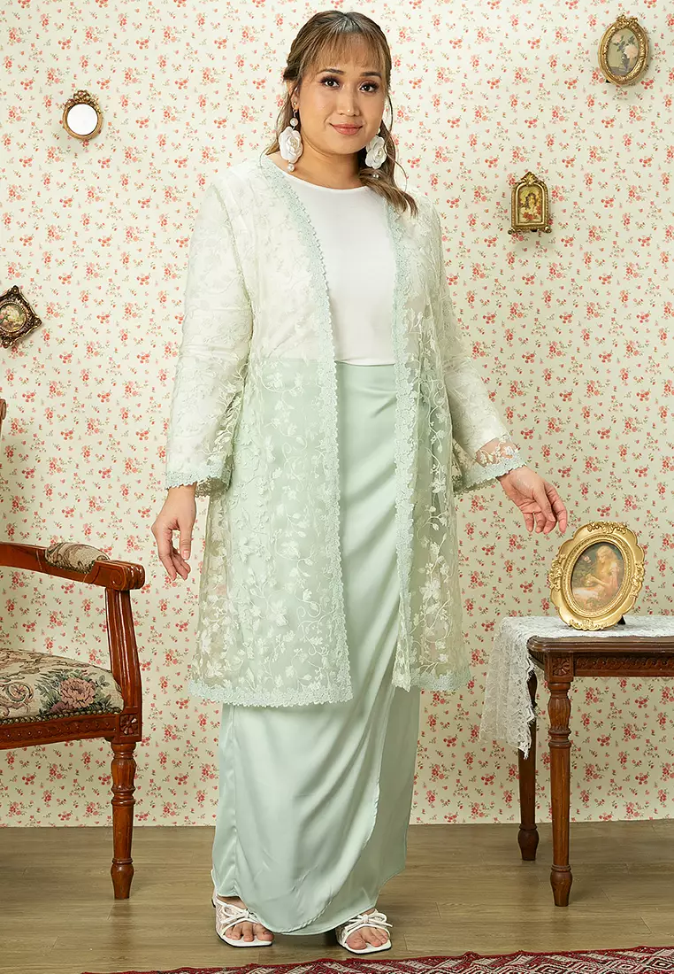 Buy Lubna ENDAH PLUS SIZE LONG LACE KEBAYA SET Online | ZALORA Malaysia
