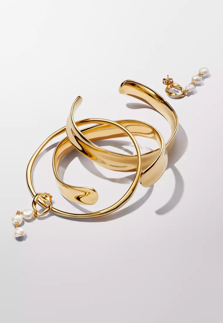 Buy PANDORA Pandora Essence 14k Gold Plated Organically Shaped Circle & Baroque Treated ...