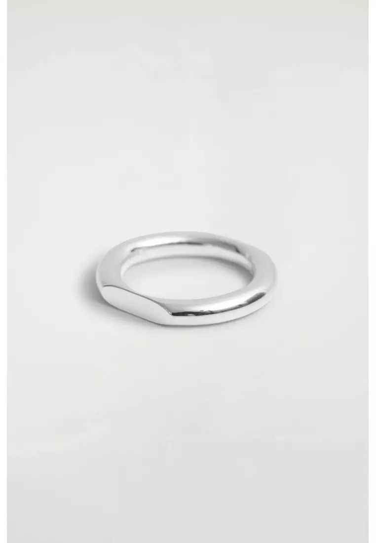 Buy COS SCULPTED RING 2025 Online | ZALORA