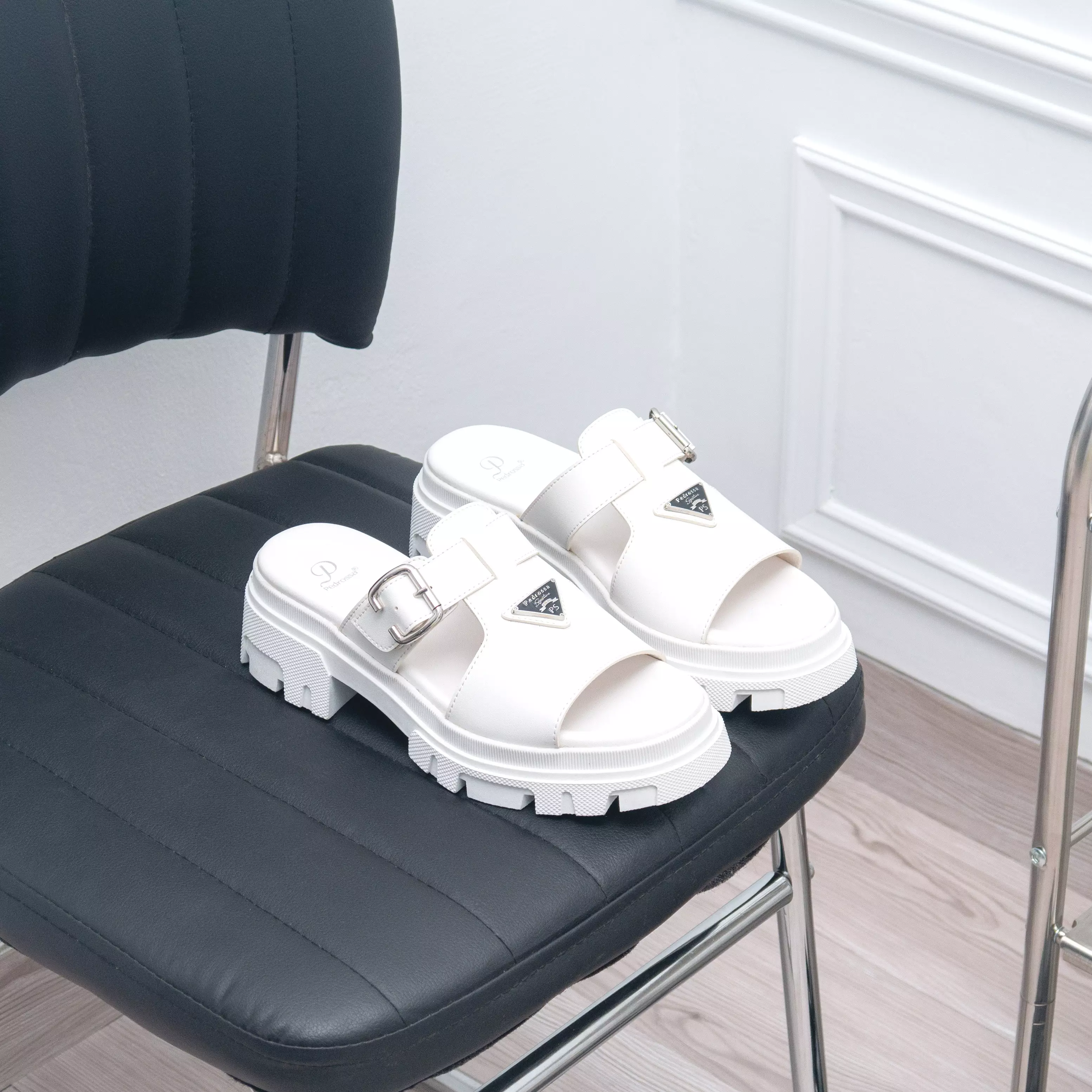 Jual Pedrossa Jennifer Platform Sandal in White Original 2026 | ZALORA ...