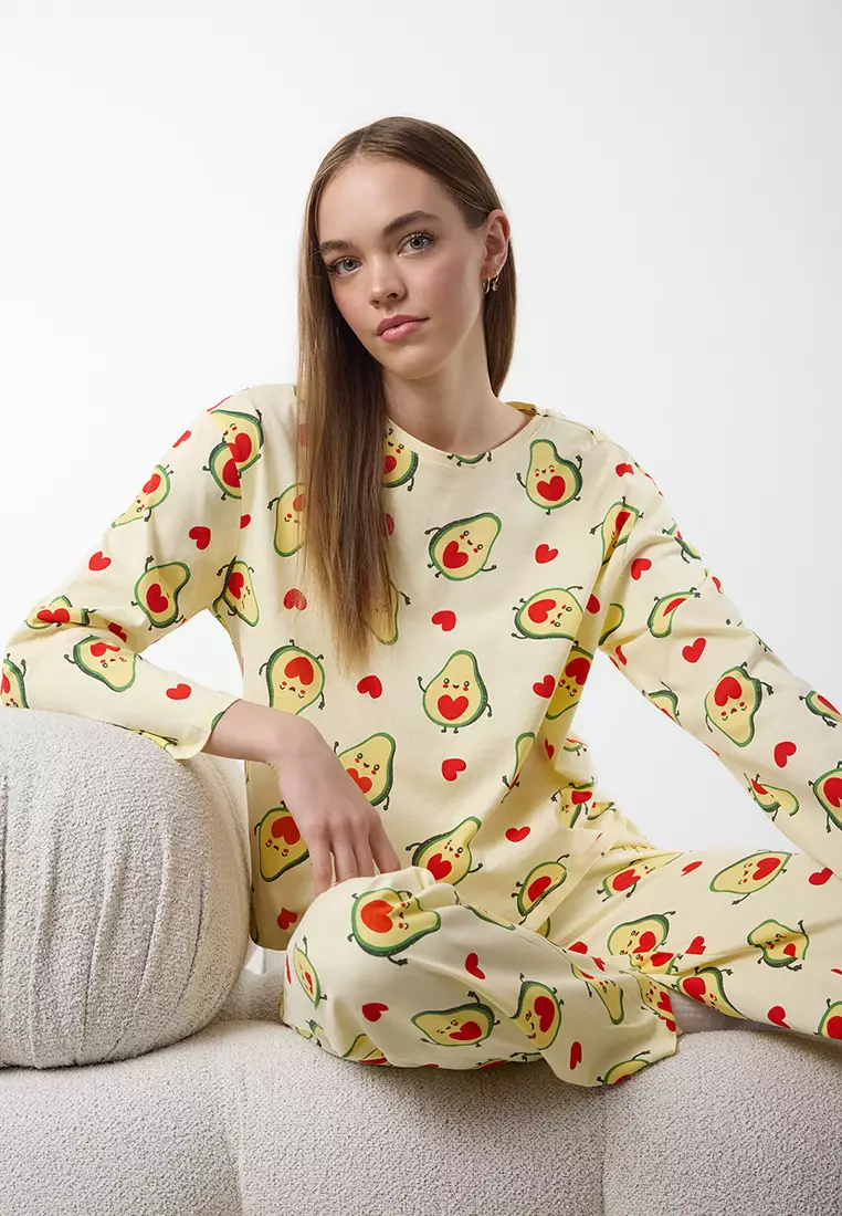 Buy Trendyol Avocado And Heart Knitted Pajama Set 2026 Online | ZALORA