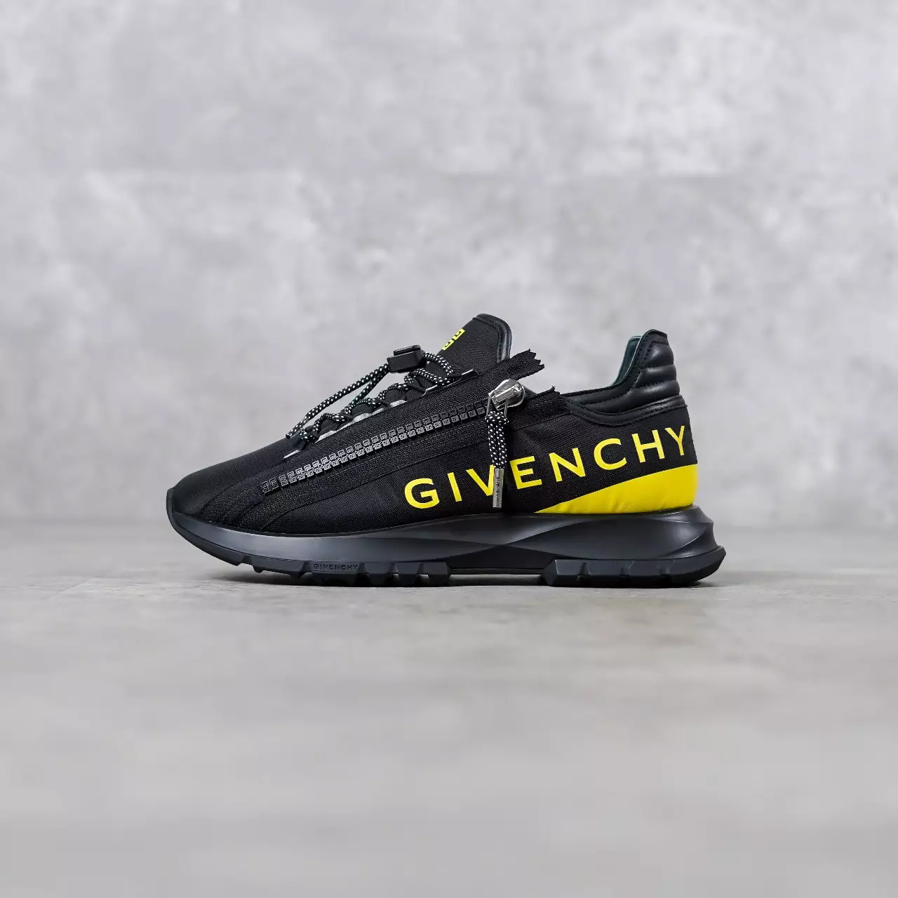Jual Givenchy Sepatu GIVENCHY SPECTRE RUNNER YELLOW BLACK ZIP SNEAKER 100% ORIGINAL Original ...
