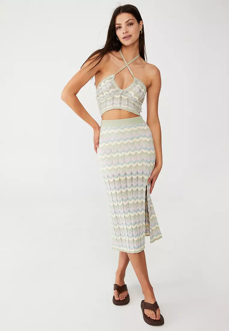 Jual Cotton On Chevron Keyhole Halter Top Original 2025 | ZALORA ...