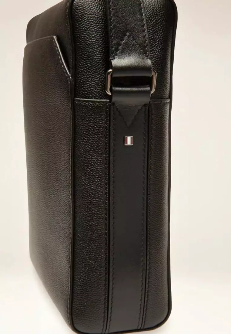 Jual BALLY Bally Edoh Crossbody Bag Black Original 2025 | ZALORA ...