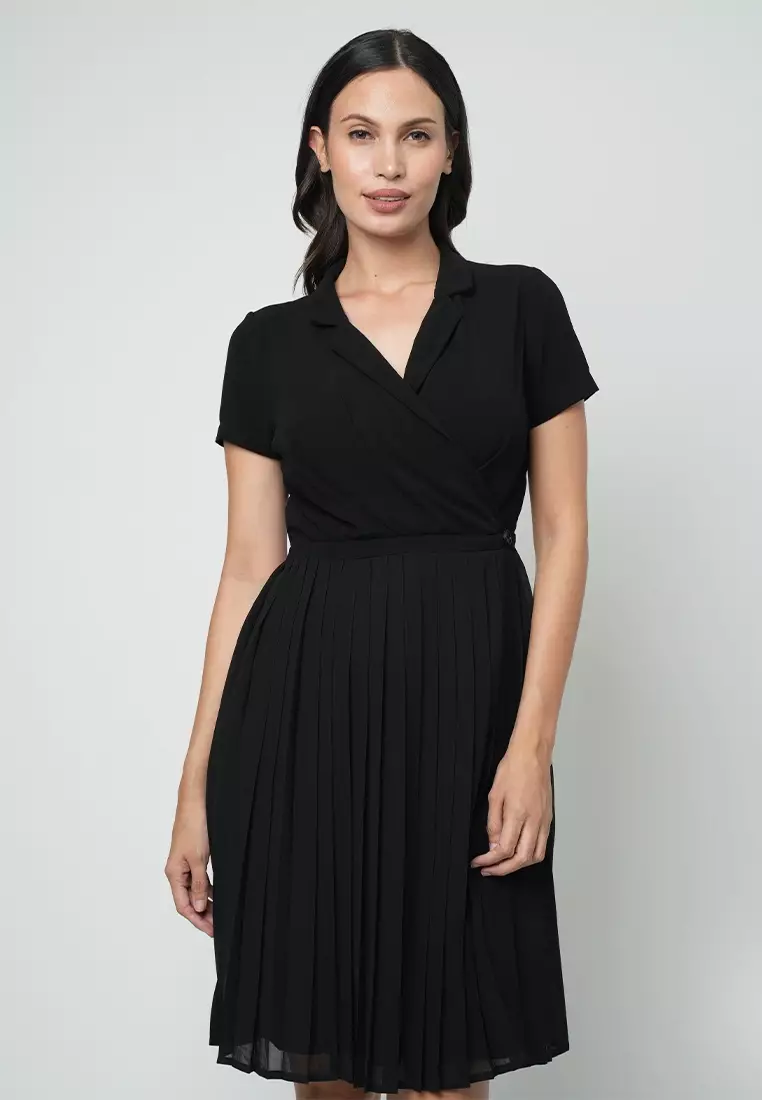 Buy Apple & Eve Corinne Pleated dress 2025 Online | ZALORA Philippines