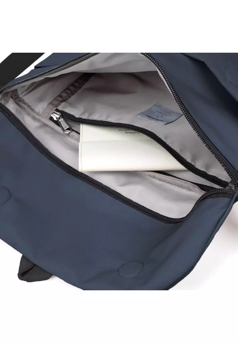 Buy Hellolulu Hellolulu Kasen Shoulder Bag Recycled (Dark Sapphire) 2025 Online | ZALORA