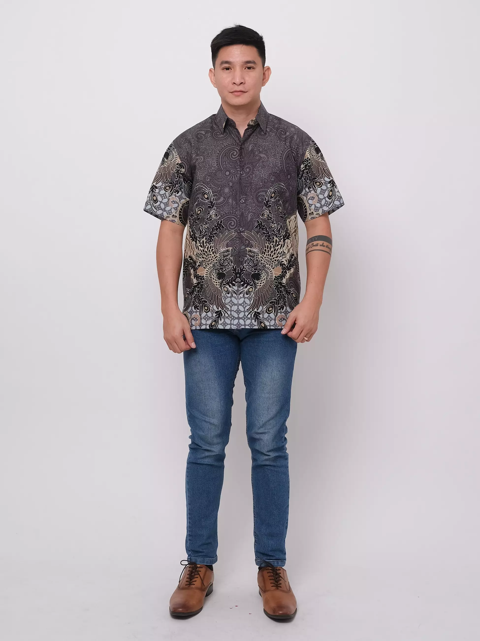Jual Andre Michel Andre Michel Kemeja Batik Lengan Pendek Abu 16768 ...