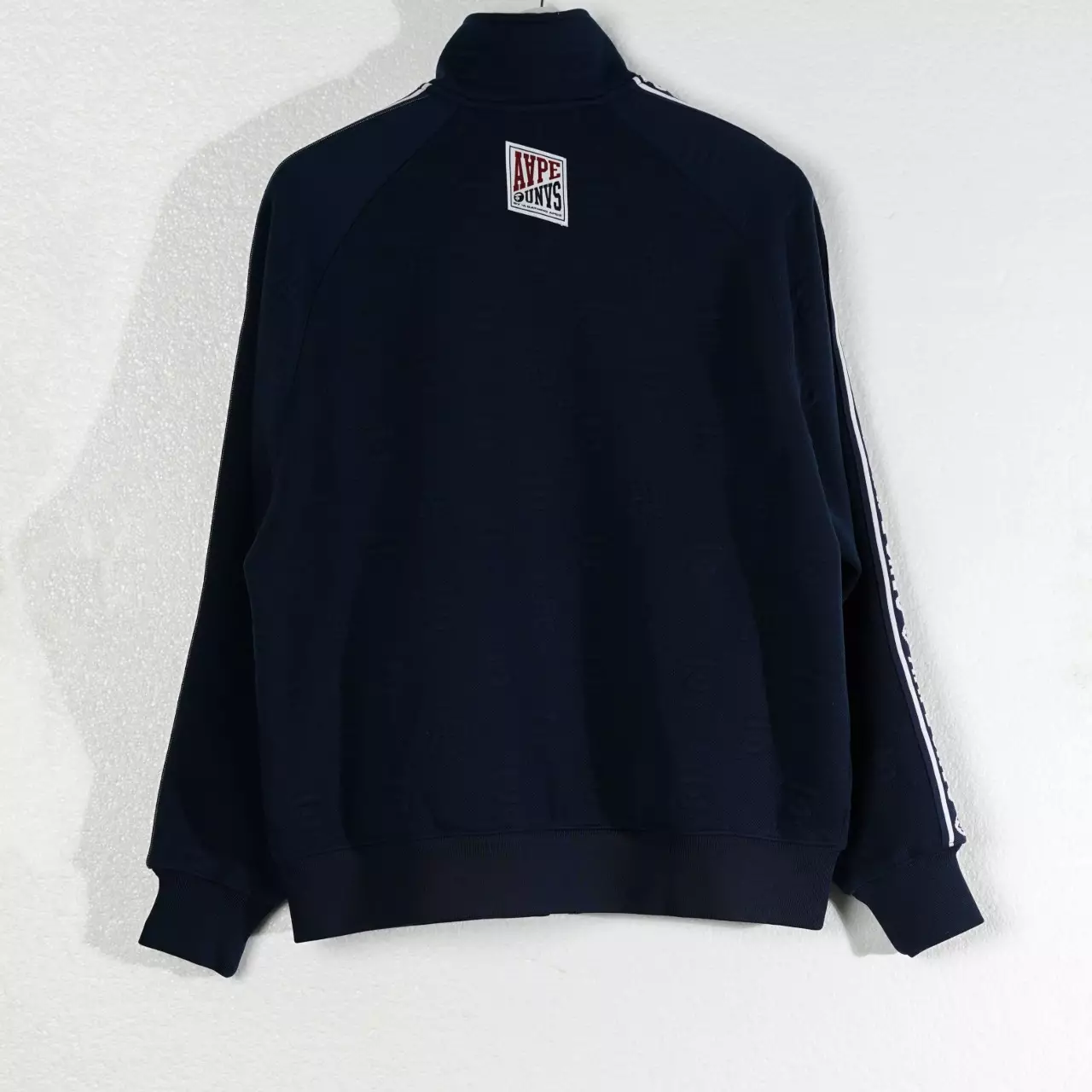 Jual AAPE BY BATHING APE Jaket AAPE UNVS BAND TAPE SHOULDER WHITE ALL ...