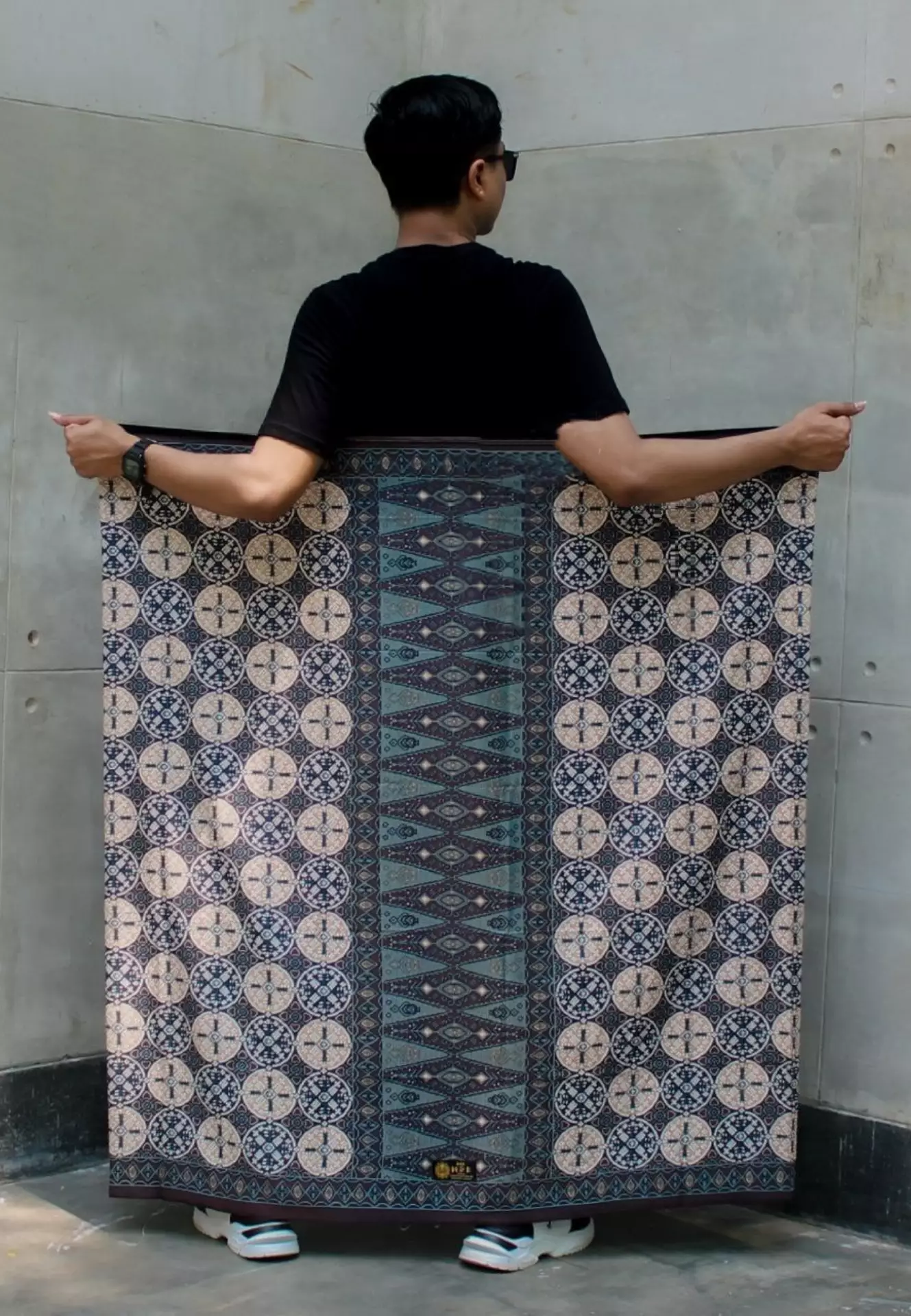 Jual Batik Mayung Sarung Batik Agnibrata Hitam Premium MR Original 2024 ...