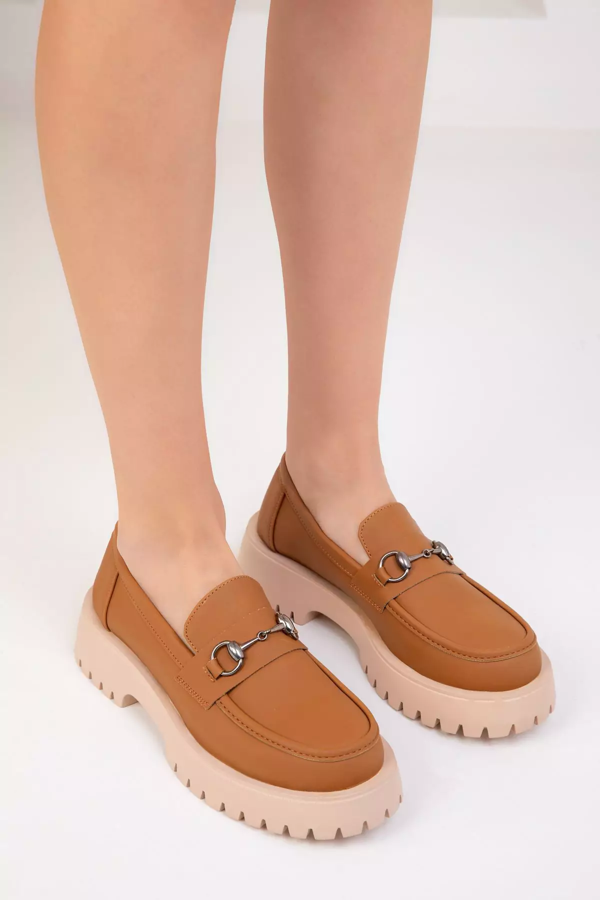 Jual Soho Tan Matte Loafers Original 2024 | ZALORA Indonesia