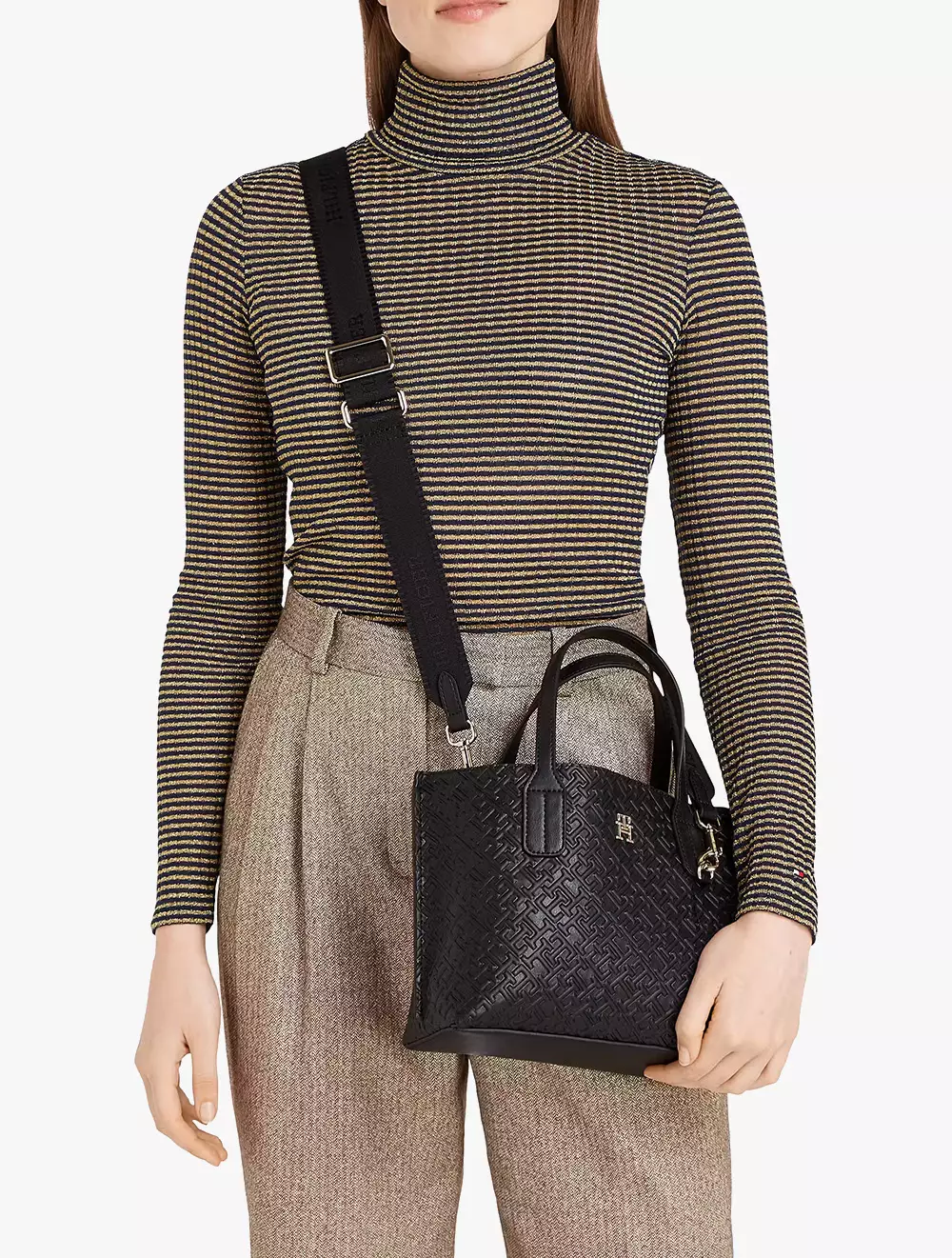 Jual Tommy Hilfiger Tommy Hilfiger - TH Monogram Embossed Tote - Black Original 2025 | ZALORA ...