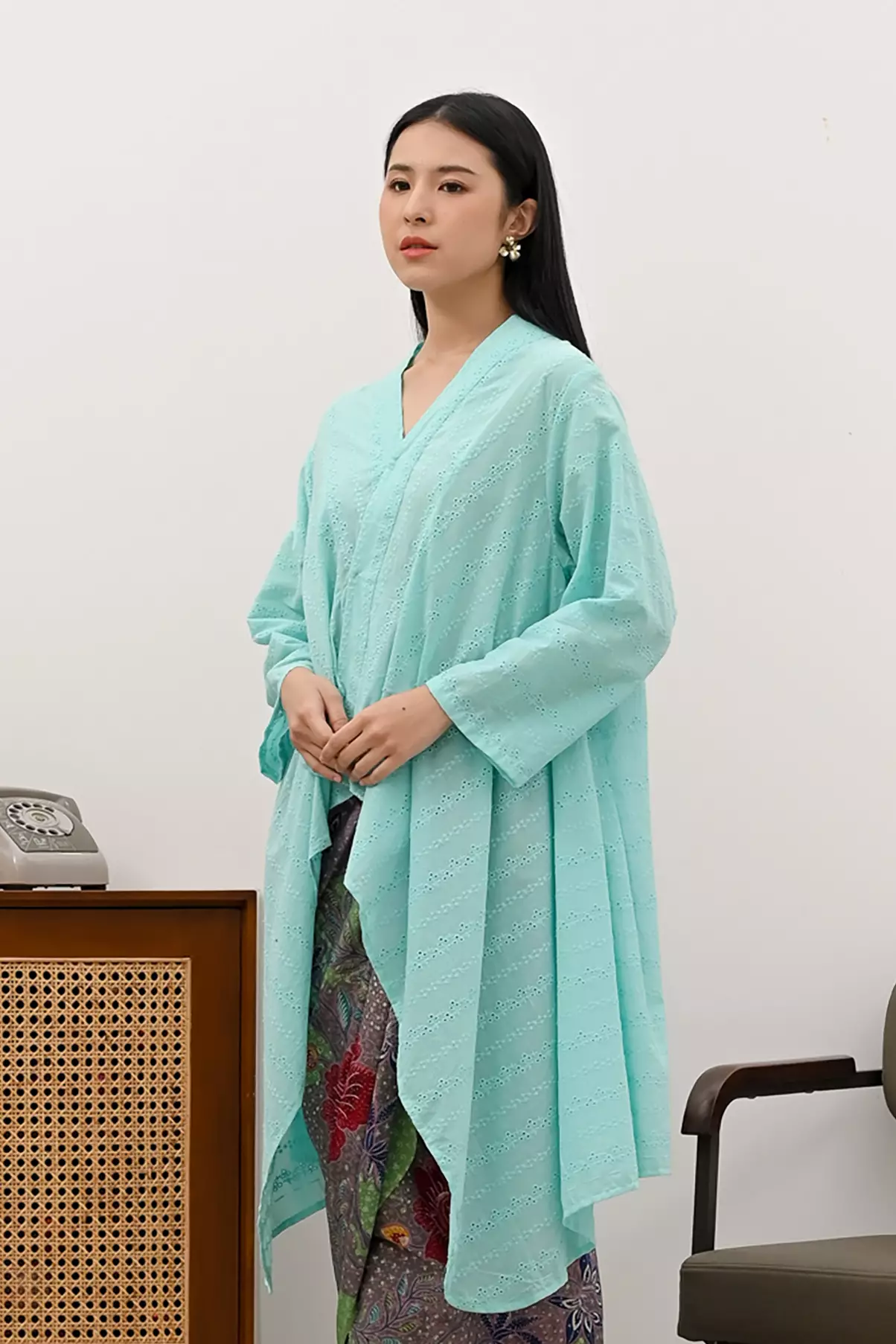 Jual Nona Rara Batik NONA RARA - Elena Basic Turquoise T4007, Baju Kerja Blouse Batik Wanita ...