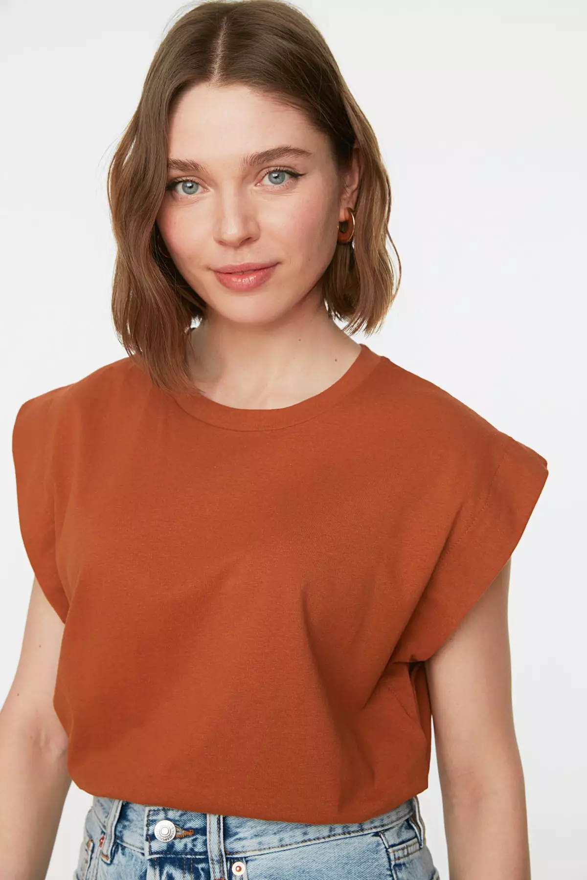 Jual Trendyol Wide Shoulder Muscle Tee Original 2025 | ZALORA Indonesia