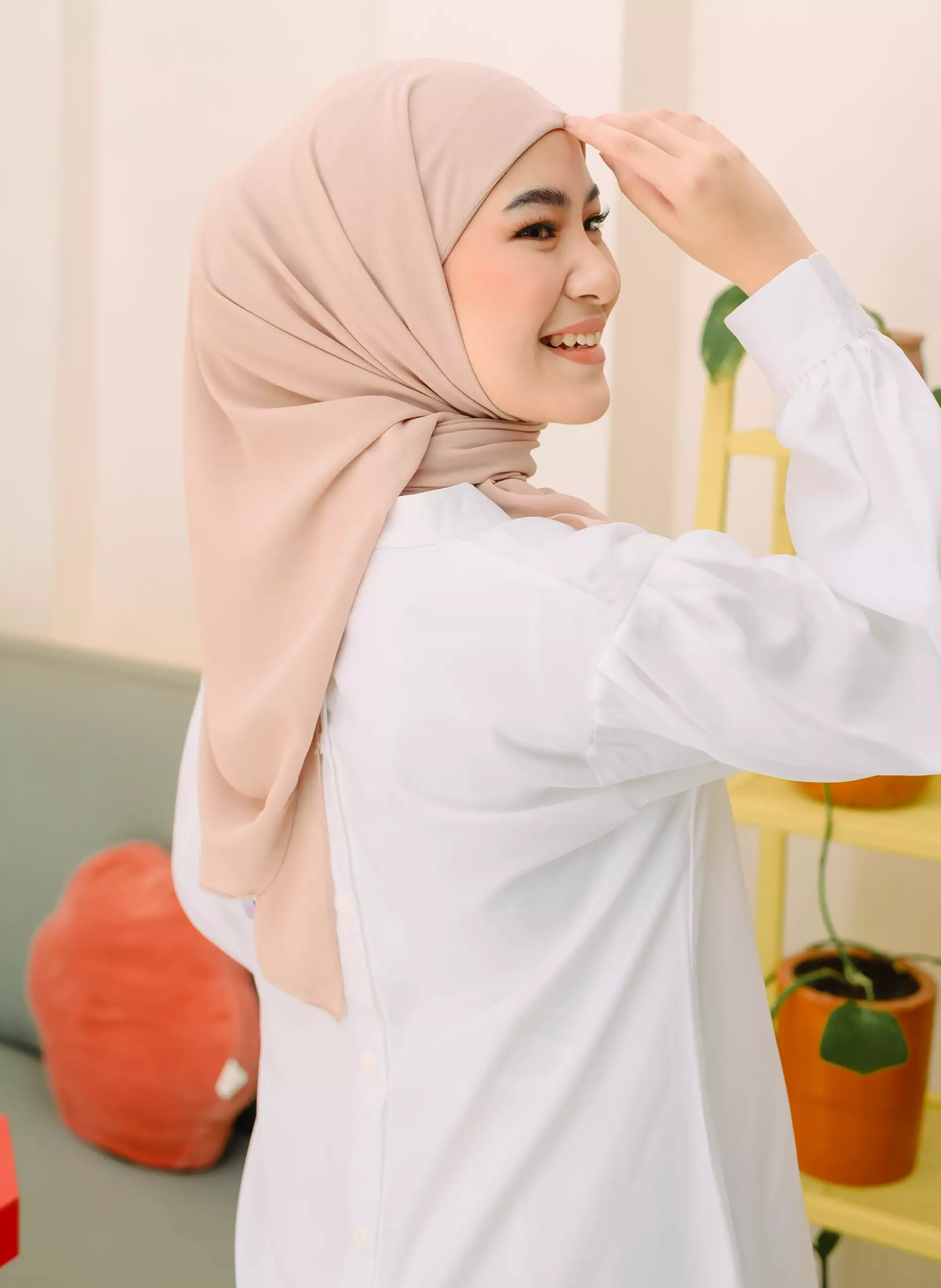 Jual Lozy Hijab Araa Square Soft Nude Original 2024 | ZALORA Indonesia