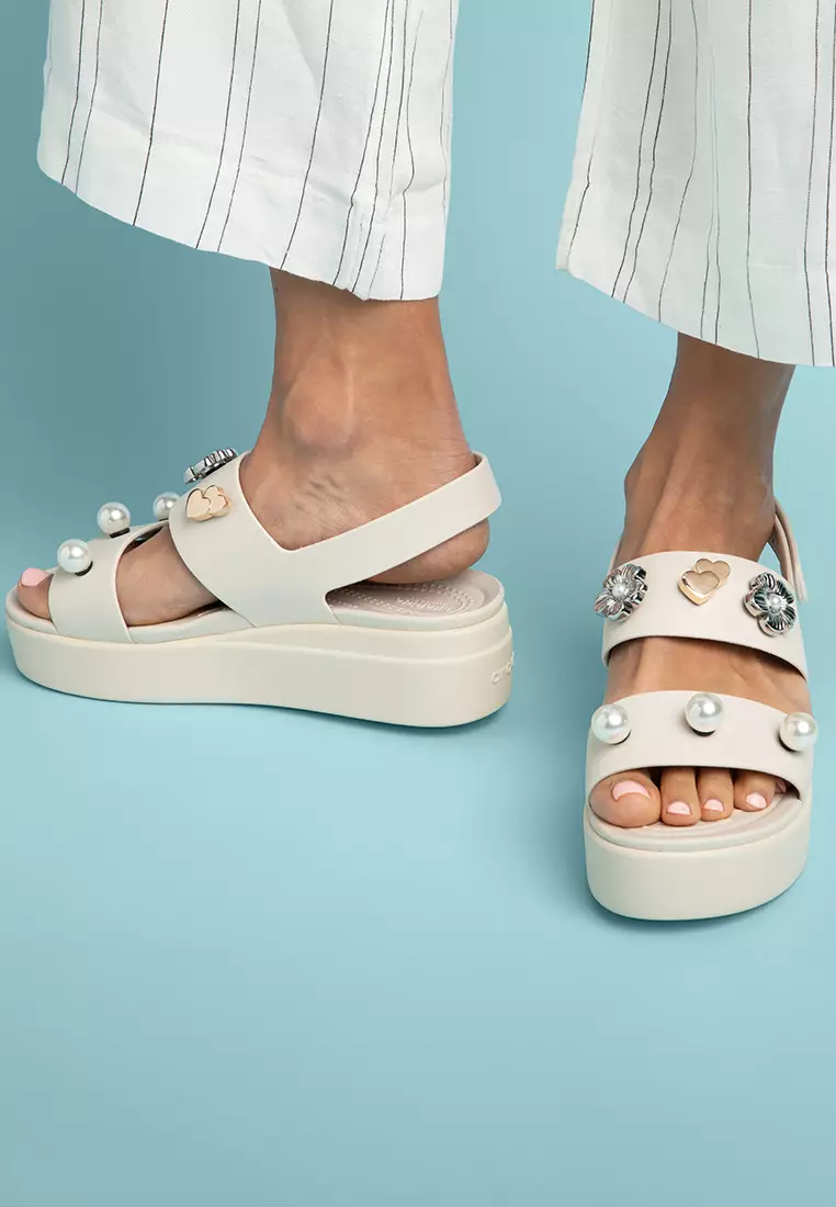 Jual Crocs Brooklyn 4U Sandals Original 2025 | ZALORA Indonesia