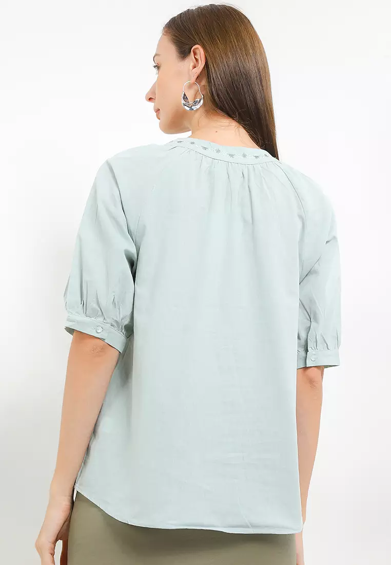 Jual Chic Simple Raglan Sleeve Flo Emb Blouse Original 2025 | ZALORA Indonesia