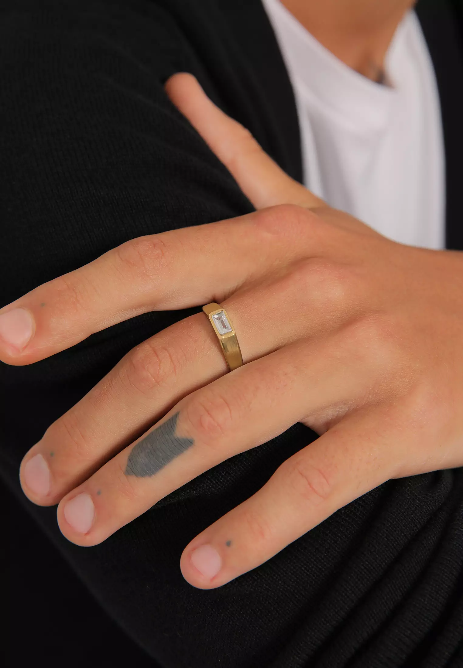 Buy Kuzzoi Men's White Topaz Signet Ring – Gold-Plated 2026 Online | ZALORA