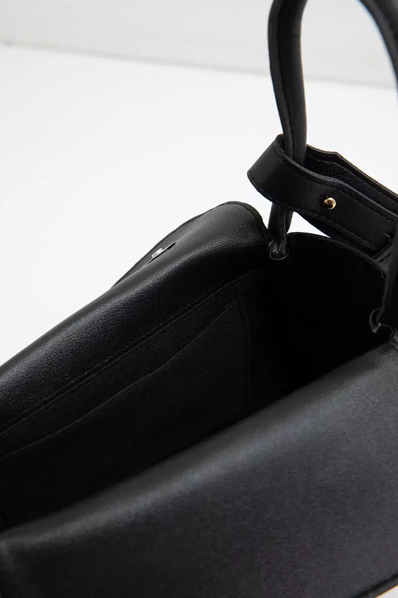 Jual Berrybenka Label Tekka Hana Sling Bag Black Original 2025 | ZALORA ...