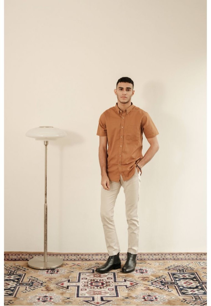 Jual Larusso LARUSSO Kemeja Basic Oxford Pendek - Terracotta M001 ...