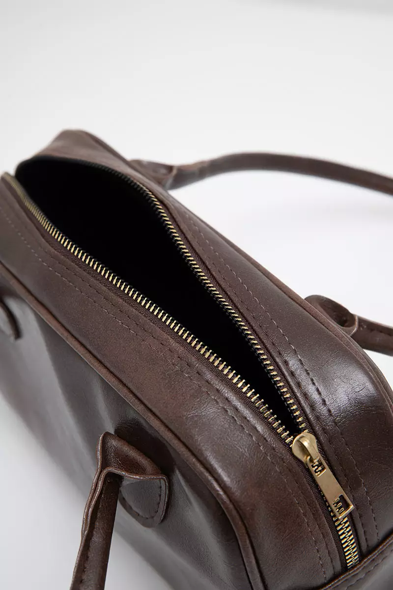 Jual Berrybenka Label Tekka Ellen Shoulder Bag Brown Original 2025 ...